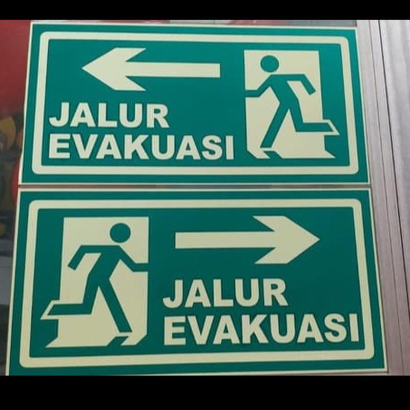 Jual sign rambu jalur evakuasi akrilik glow in the dark fosfor - Arah ...
